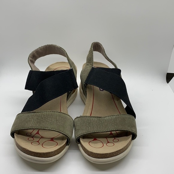 Bionica | Shoes | Bionica Womens Paisley Sandal In Pinecone Size 8 ...